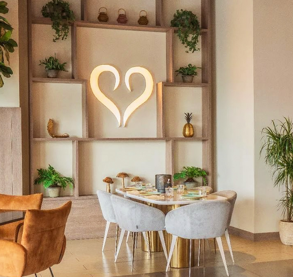 AJ 1881 Restaurant & Cafe | | Buy One Get One Free | The ENTERTAINER