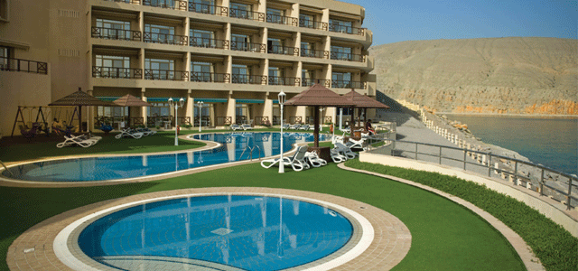 The ENTERTAINER - Atana Khasab Hotel
