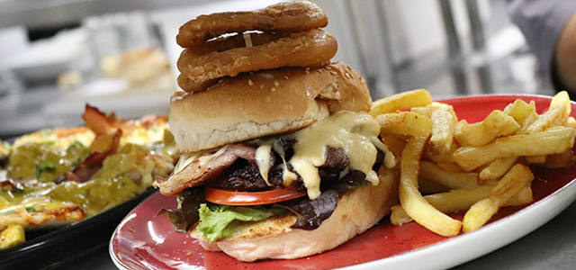 The ENTERTAINER - Grande View Restaurant