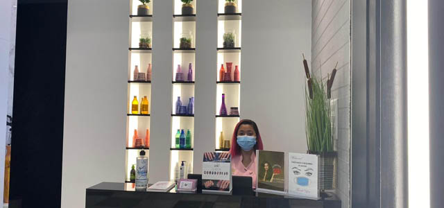 The ENTERTAINER - Helen Beauty Salon