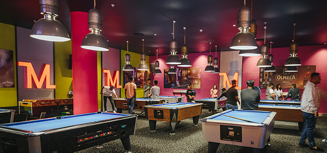 The ENTERTAINER - Manhattans Action Bar