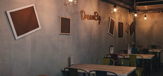 The ENTERTAINER - Smoo bar